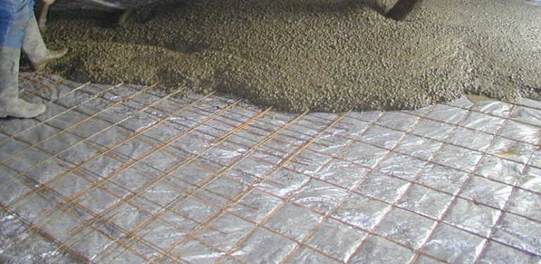 Tout savoir sur le Film polyane sous dalle béton - PaveBéton