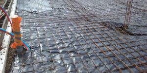 Tout savoir sur le Film polyane sous dalle béton - PaveBéton