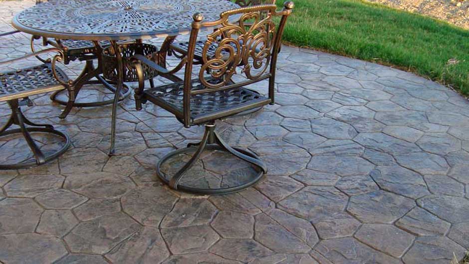 Prix terrasse en béton: Types et coût main d’œuvre - PaveBéton