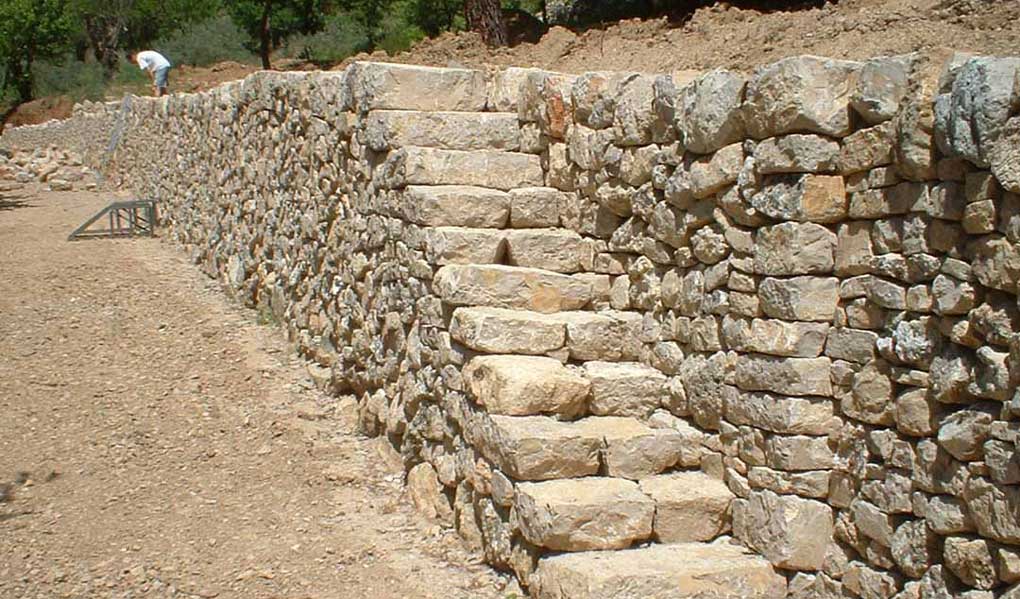 Mur en pierre: Avantages, Prix, Types - PaveBéton