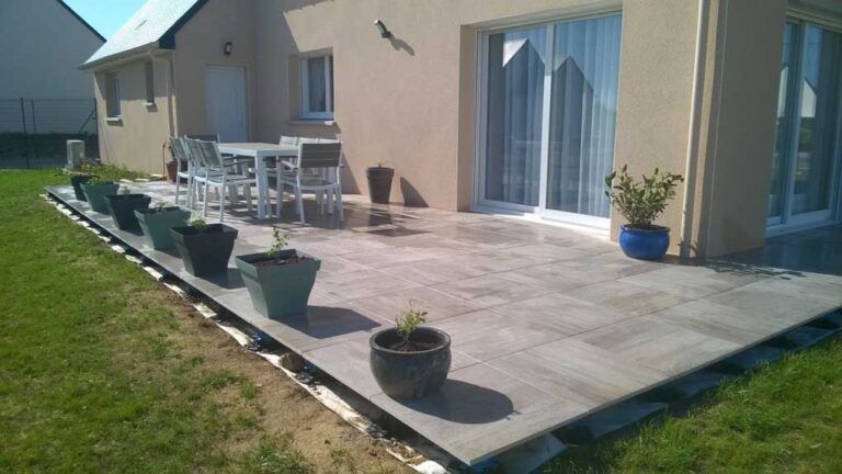 Terrasse dalles sur plots: Avantages, Prix, Pose - PaveBéton